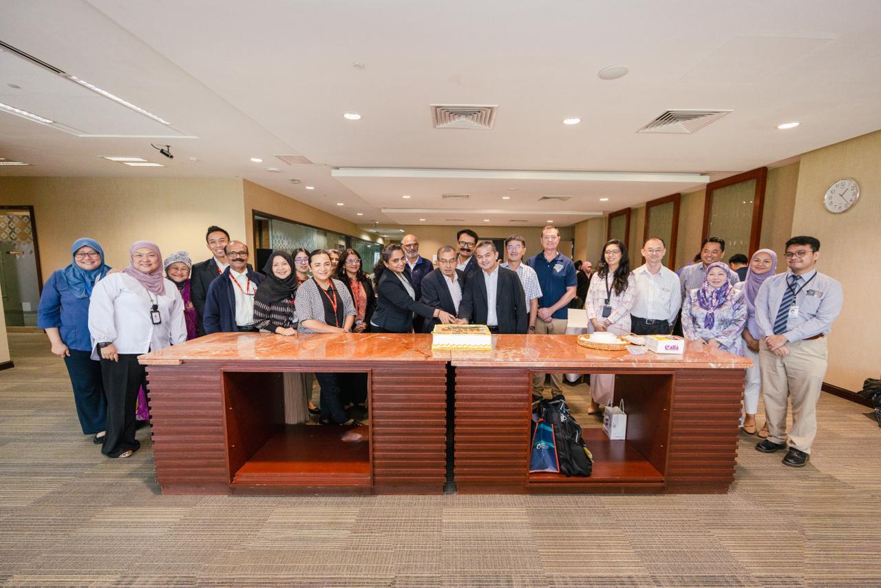 JPMC Explored Opportunities for Collaboration with Visiting Expert ...